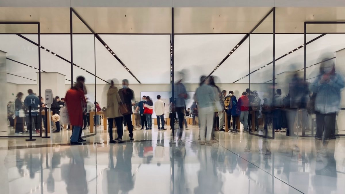 Crowd Simulation with Artificial Intelligence – Amusement Logic