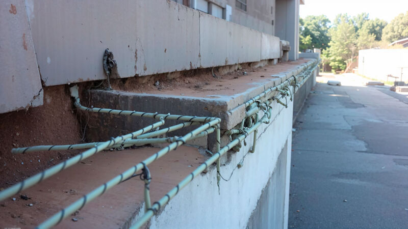 Stitching cracks on historic building façades
