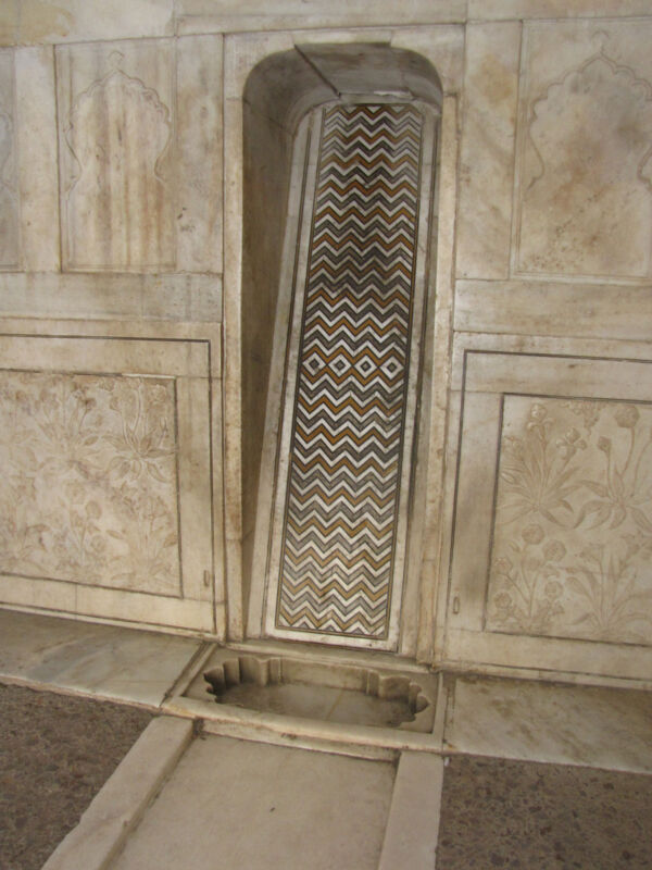Evaporative cooling of buildings: the Salsabil