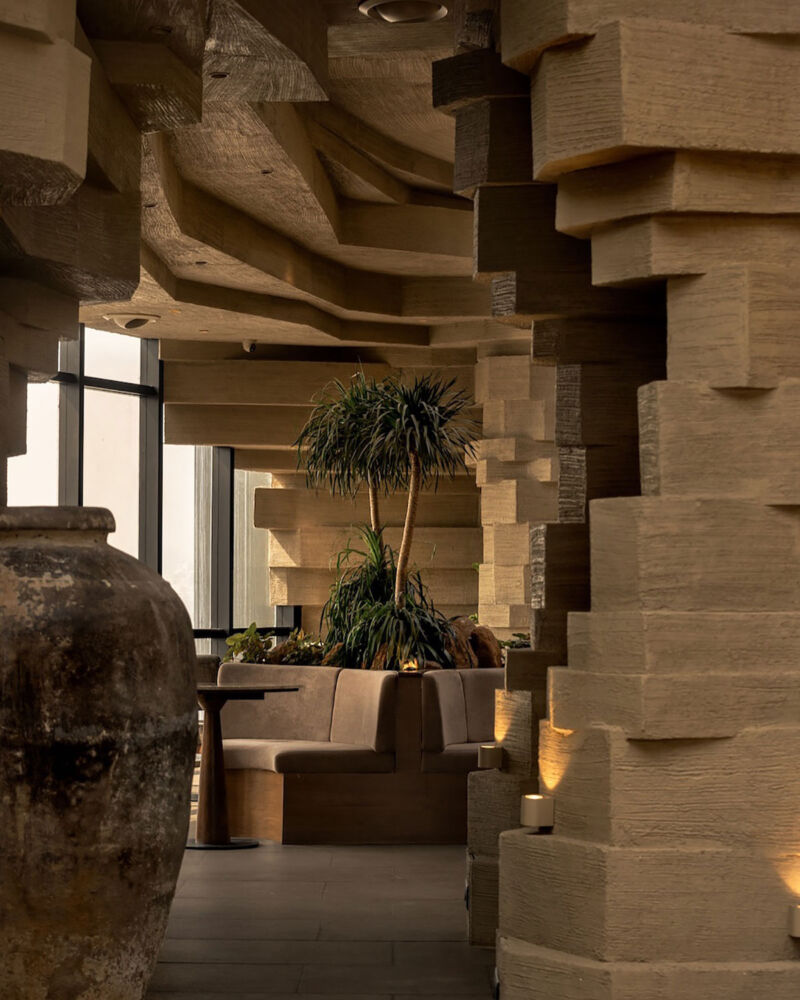 Paradoxical interior design: Mocha Pune Café, India