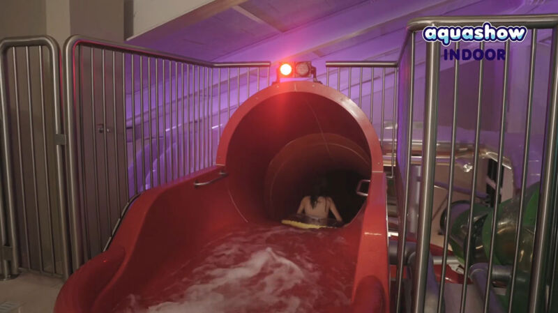 Traffic lights on water slides